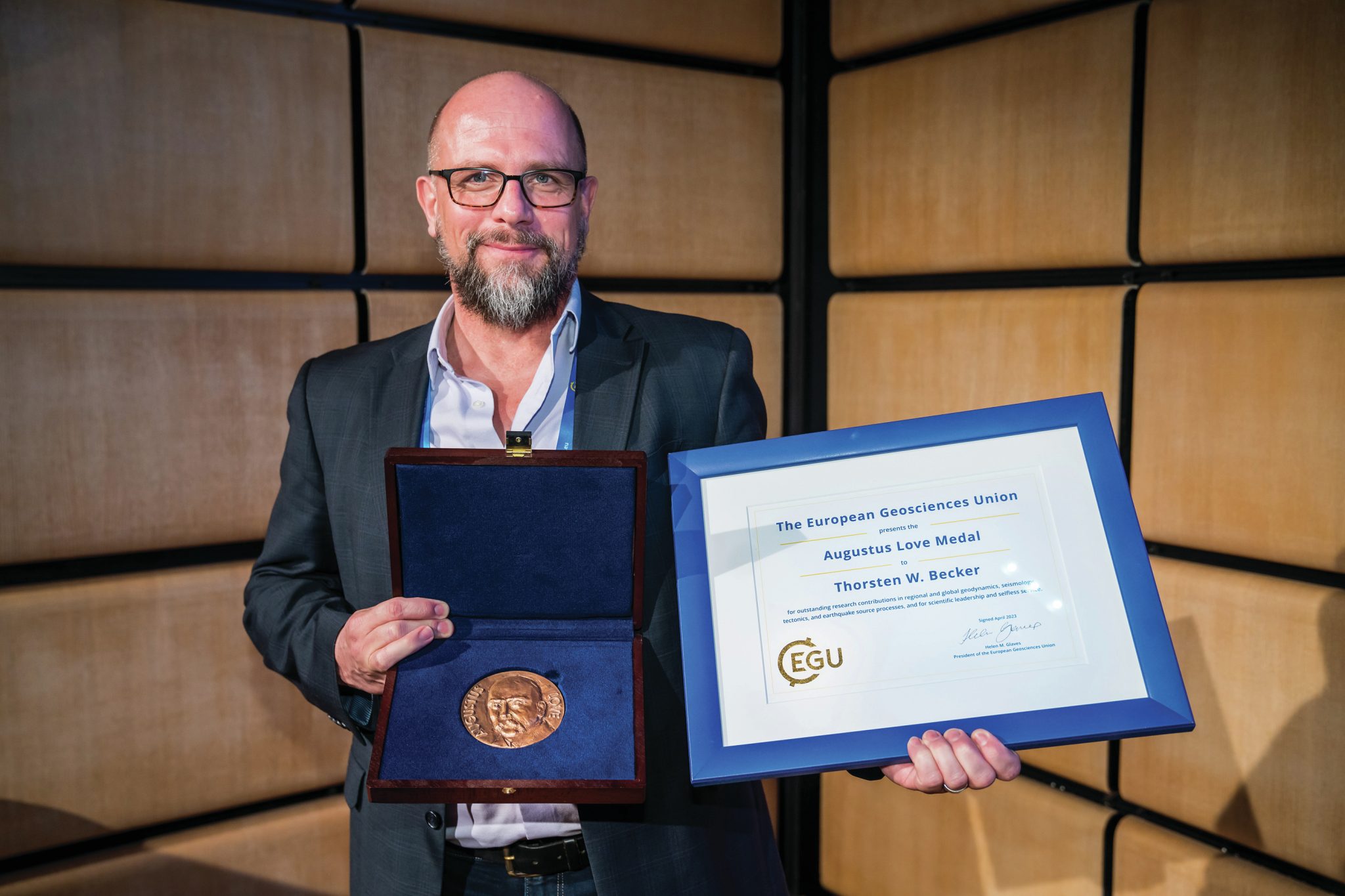 European Distinguished Geoscientist Medal Goes to Becker | Jackson ...